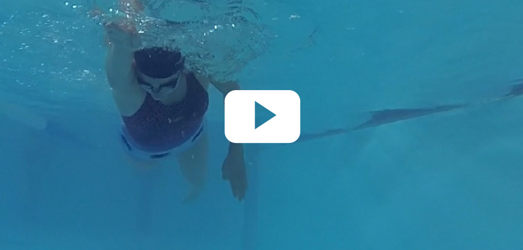 Aprende las técnicas de natación de crol y espalda